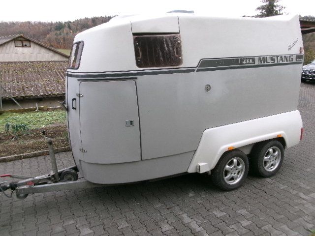 2er MUSTANG Pferdeanhänger ab MFK (Gebraucht) in Muhen für CHF 4990 – nur Abholung auf Ricardo ...