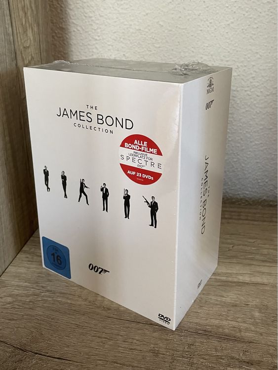 Originalverpackte James Bond BOX (Neu und originalverpackt) in Illgau ...