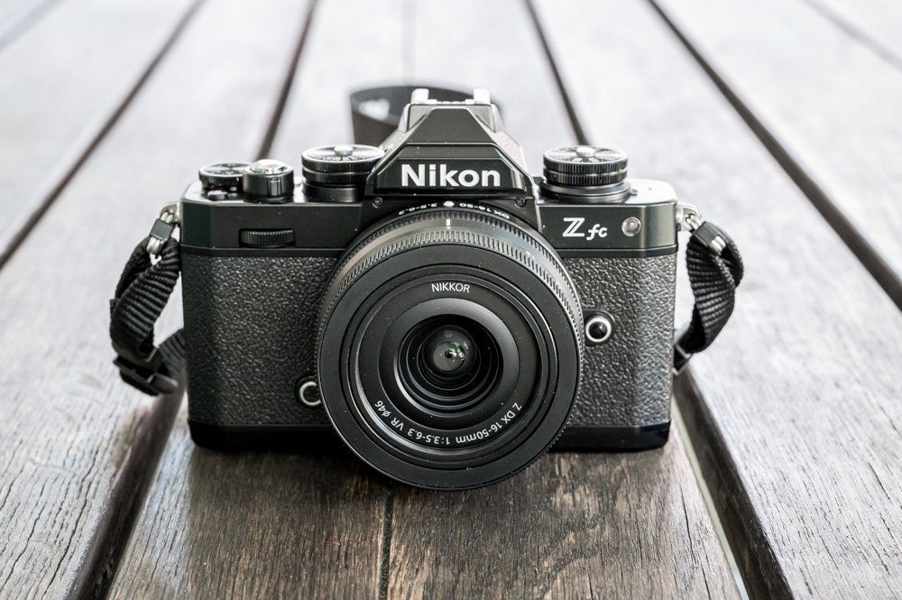 Nikon Z fc black + Nikon Nikkor Z DX 16-50 mm, 3.5 - 5.6 VR | Kaufen auf Ricardo