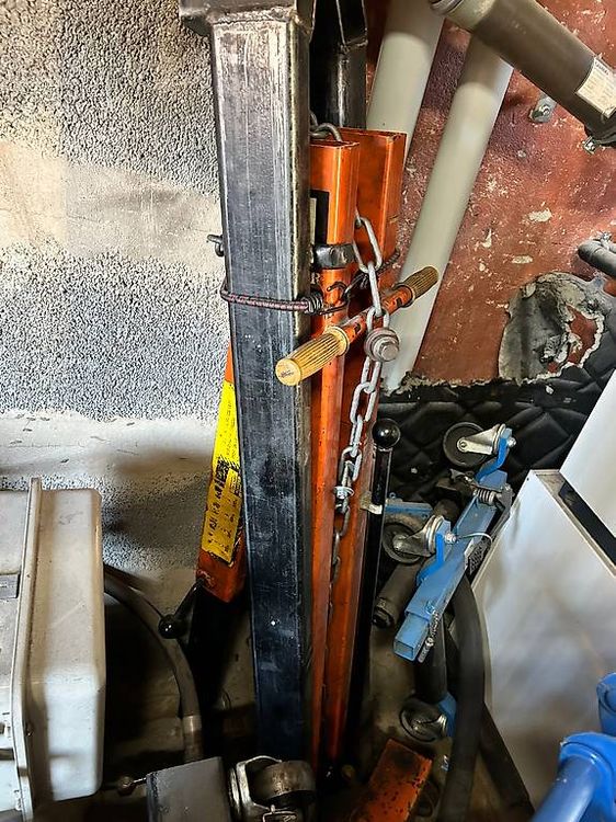 Gru, capretta, sollevatore (Usato) a Agno per CHF 250 – solo ritiro ...