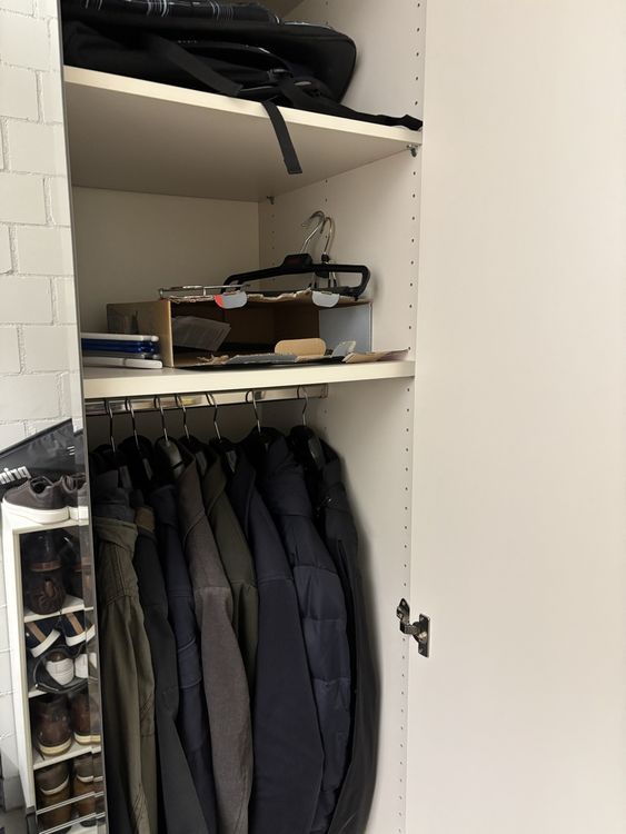 Schrank M. Pfister mit Spiegel, 4-türig (220x200), bis Febr. (Gebraucht ...