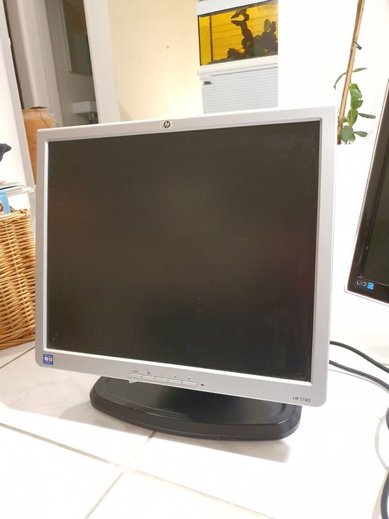 Monitor HP 1740 17 Zoll (5:4) (Gebraucht) in Wangen SZ für CHF 20 – mit ...