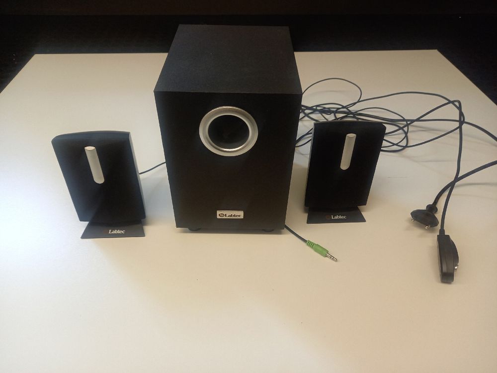 Labtec PC Lautsprecher 2.1 Soundsystem schwarz | Kaufen auf Ricardo