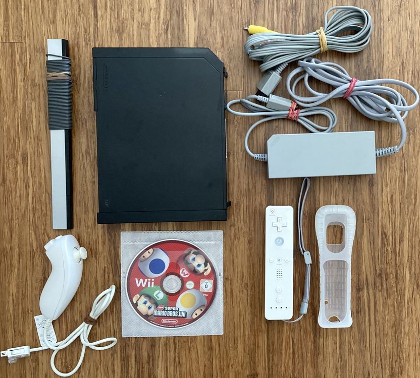 Nintendo Wii Konsole mit Controller + New Super Mario Bros (Gebraucht) in Jonschwil für CHF 39.9 ...