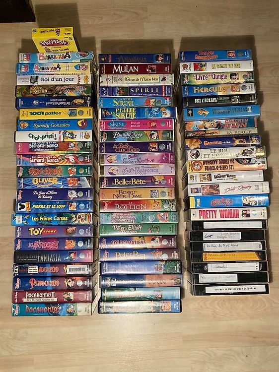 Large choix de VHS original et enregistré (Gebraucht) in Belmont-sur ...