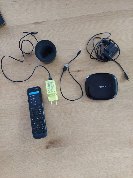 Logitech Harmony Elite - Universal remote control - HUB incl (Gebraucht ...