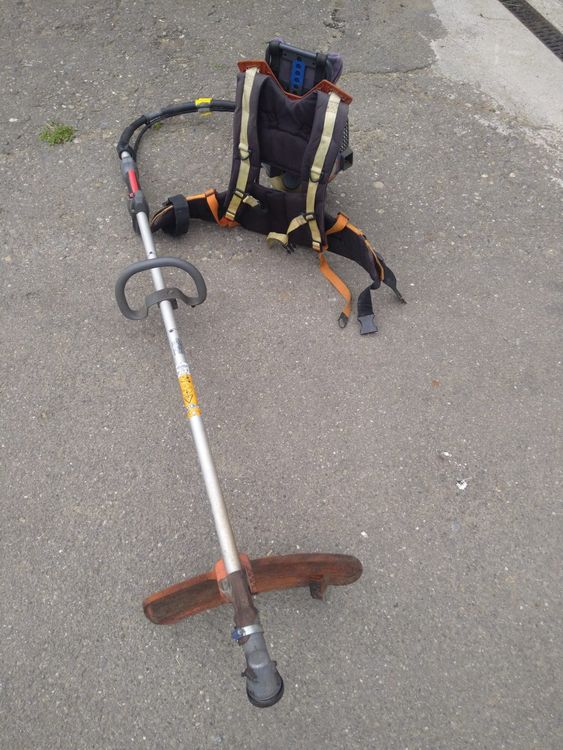 Motorsense Rasentrimmer Husqvarna 253 RB (Defekt) in Bachs für CHF 50 ...