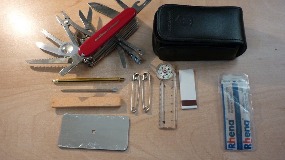 VICTORINOX ALLZWECK-SWISS CHAMP-SOS-SET (Neu und originalverpackt) in ...