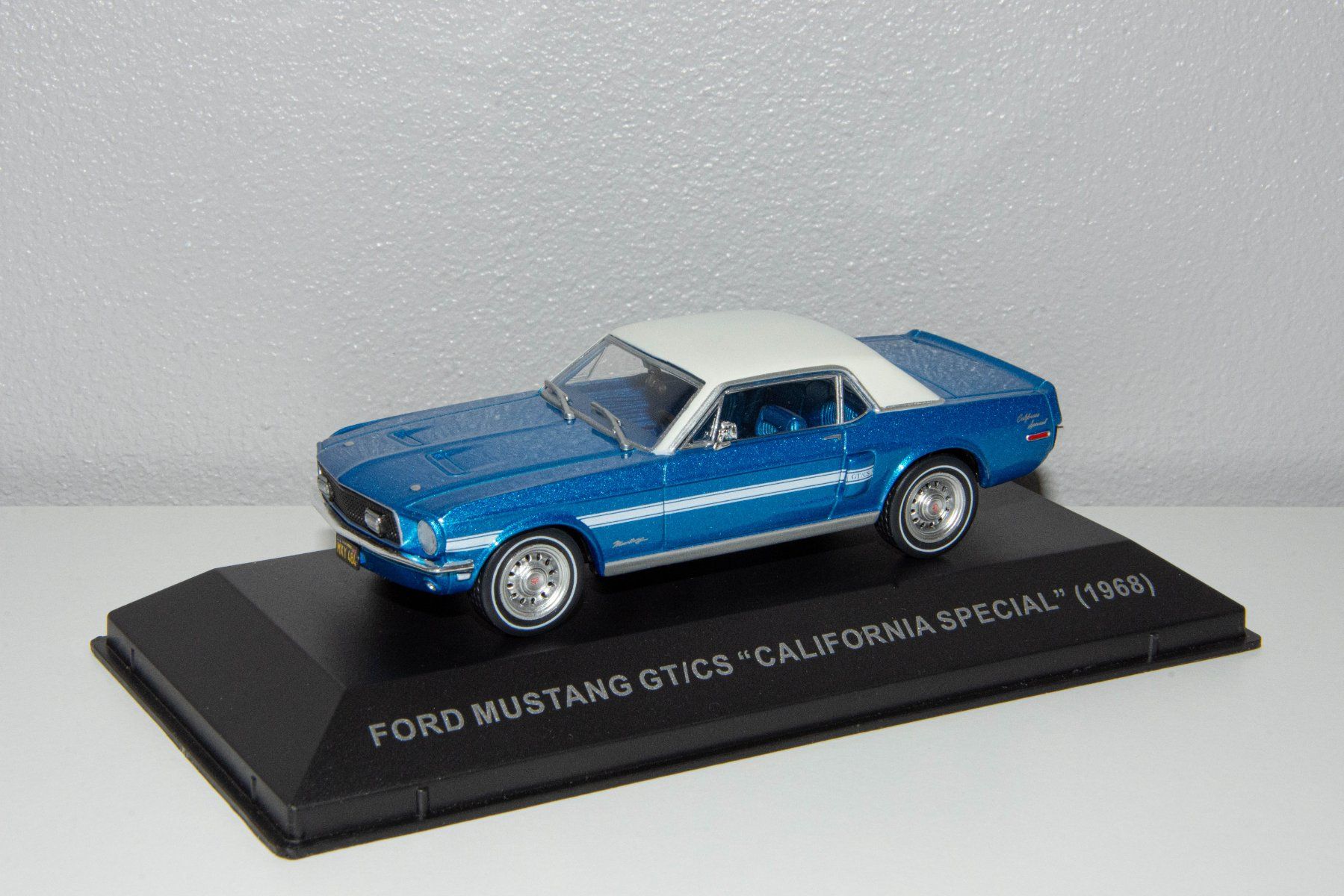 Ford Mustang GT/CS "California Special" (1/43) (Neuf avec emballage d ...