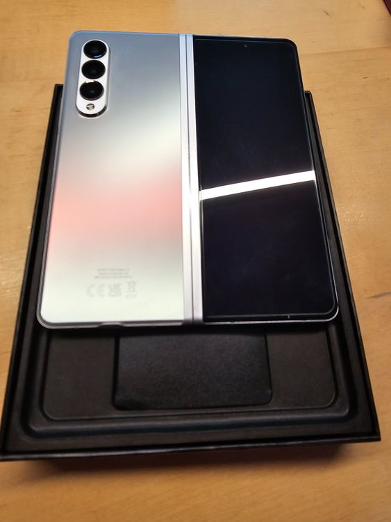 Samsung Galaxy Z Fold 3 Phantom Silver 512GB (Gebraucht) in Stetten AG ...