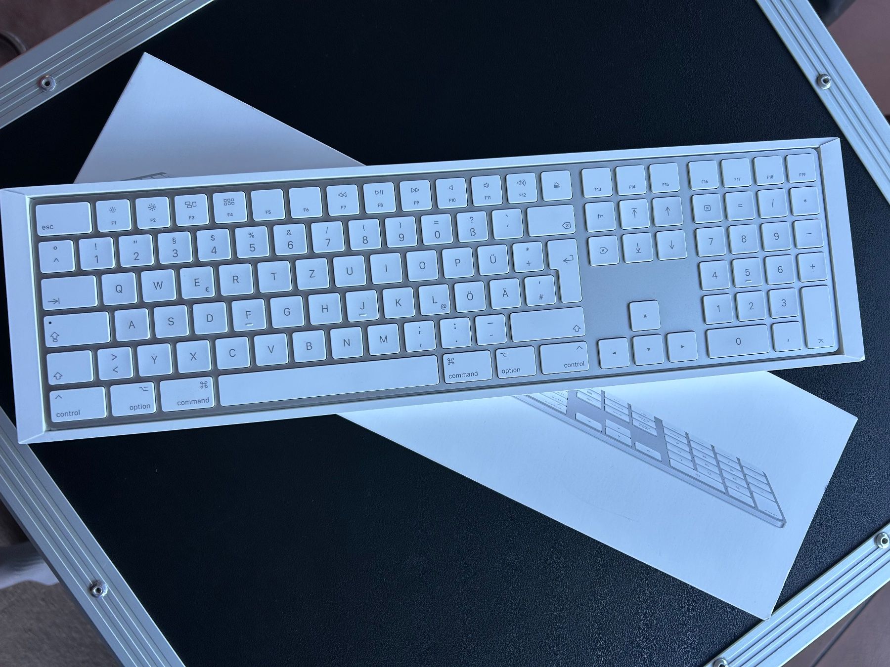 Apple Magic Keyboard DE mit Zahlenblock (Gebraucht) in Visp für CHF 60 ...