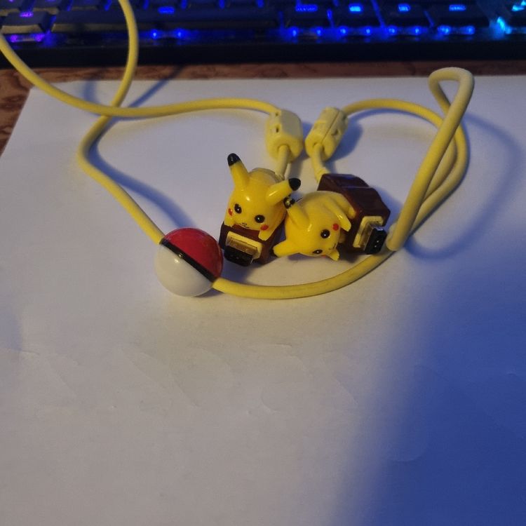 Link&Trade Kabel Pikachu Pokemon Gameboy (Gebraucht) in ilanz für CHF ...