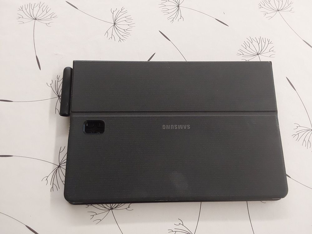 Samsung Tab S4, inklusive S-Pen und Bookcover Keyboard (Gebraucht) in ...