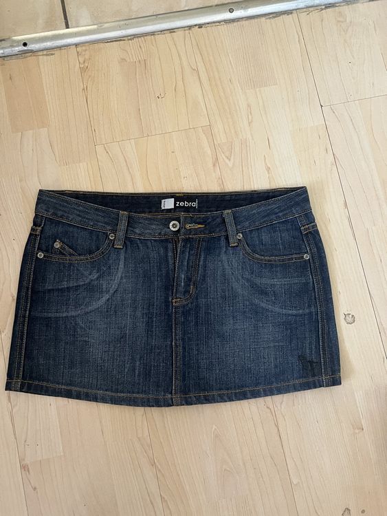Jupe jeans (Gebraucht) in Coffrane für CHF 5 – mit Lieferung auf ...