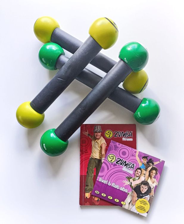 Zumba Fitness – Hanteln, Buch & DVD für Home-Workout (Gebraucht) in ...