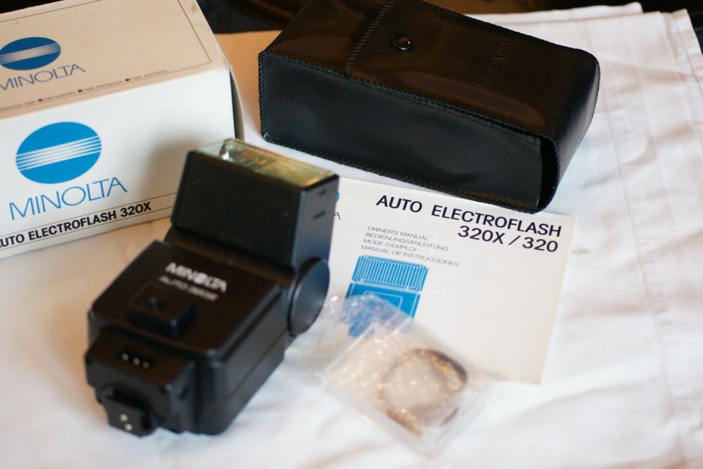 Minolta Auto Electroflash 320X (Neu (gemäss Beschreibung)) in Oetwil a ...
