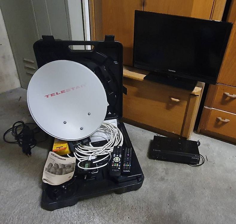 Komplettes Set mit Fernseher, Receiver und Sat-Antenne (Gebraucht) in ...