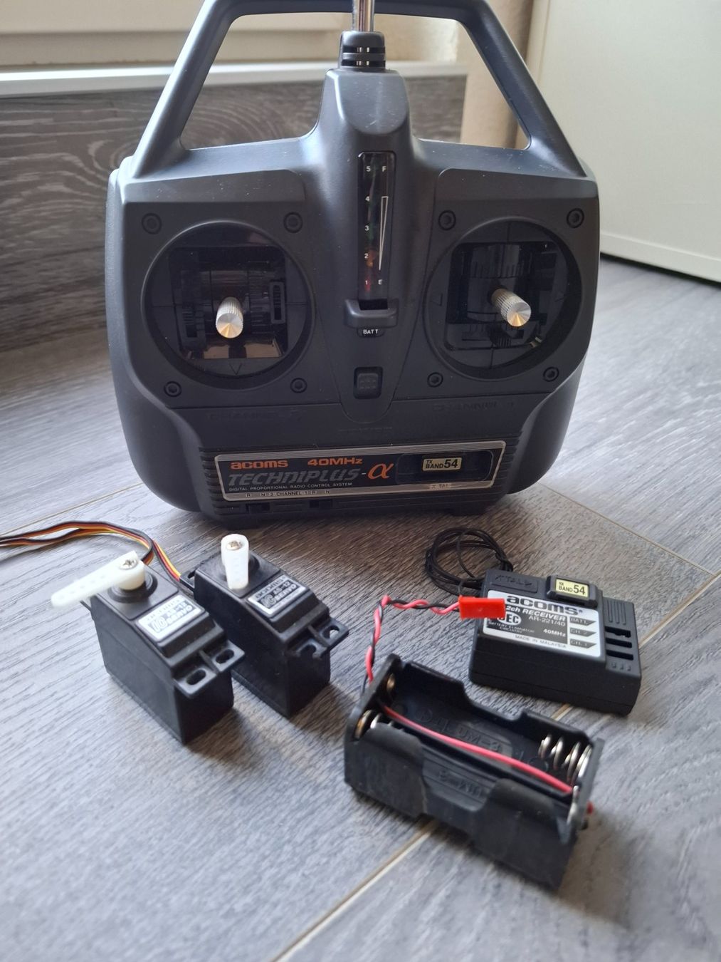 Acoms Techniplus RC-Set 40 MHz mit Empfänger und 2 Servos (Gebraucht ...