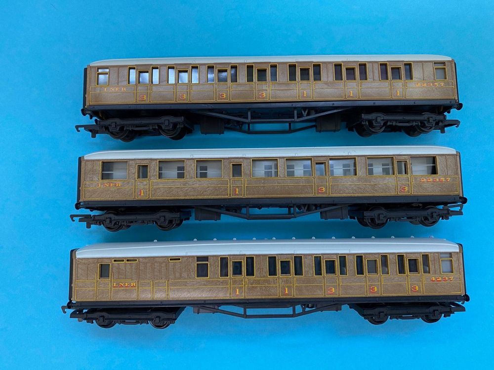 Hornby DC 3 englische Personenwagen (Gebraucht) in Regensdorf für CHF ...