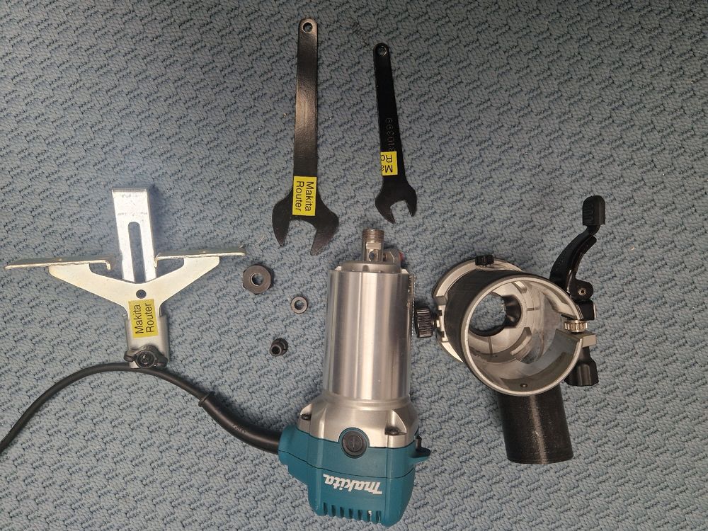 Makita RT0702C Trim Router (Gebraucht) in Binz für CHF 65 – mit ...