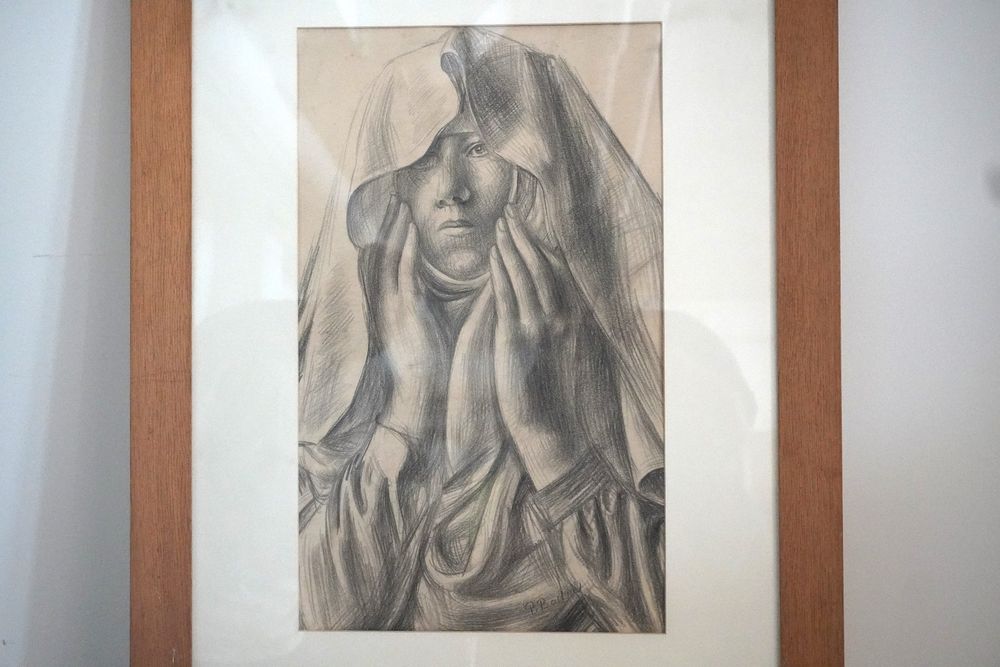 Gemälde "Die Nonne" Kohlezeichnung gerahmt signiert S046 (Gebraucht) in Basel für CHF 190 – mit ...