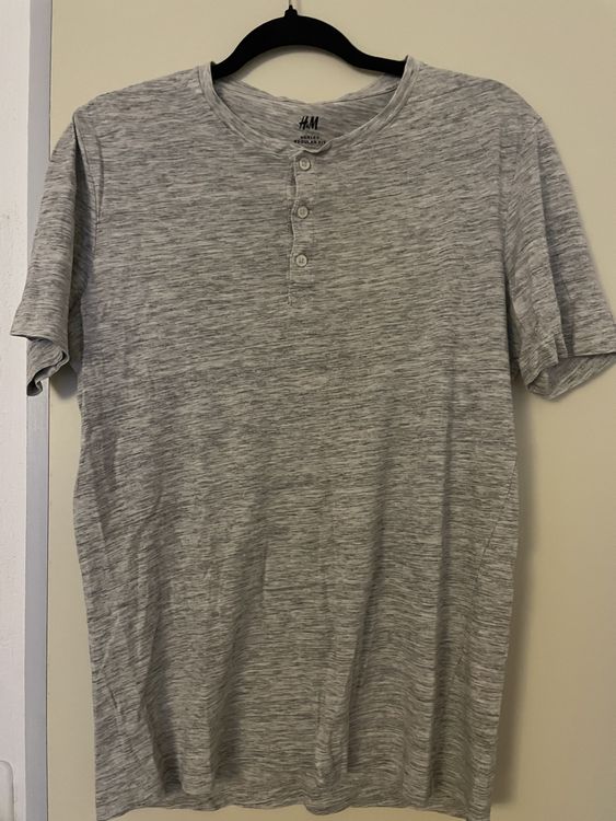 T-shirt H&M gris chiné, taille S (Gebraucht) in Les Avanchets für CHF 3 – mit Lieferung auf ...