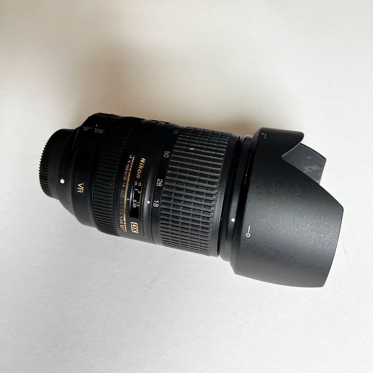 Nikon AF-S DX NIKKOR 18–300 mm 1:3,5–6,3G ED VR + Hoya UV (Gebraucht ...