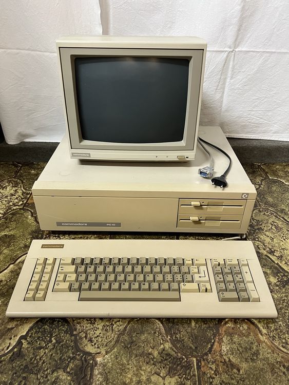 Commodore PC10 - Alter Computer (Defekt) in Hofstetten BE für CHF 190 ...