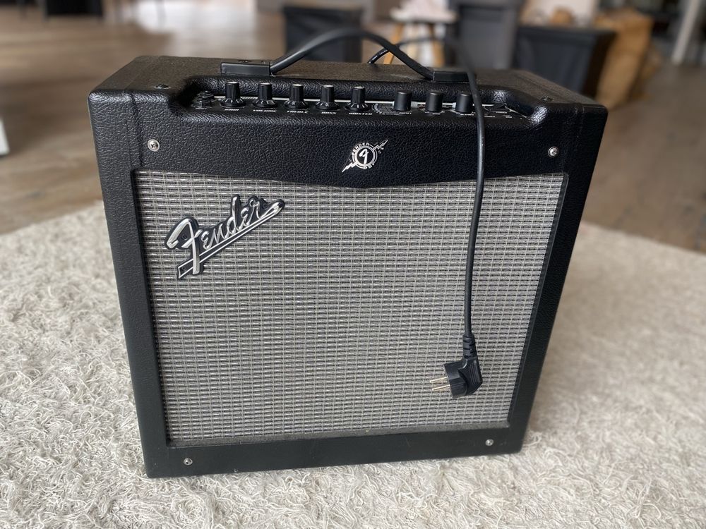 Fender Mustang II (V.2) Guitar Combo Amp. (Neu (gemäss Beschreibung ...
