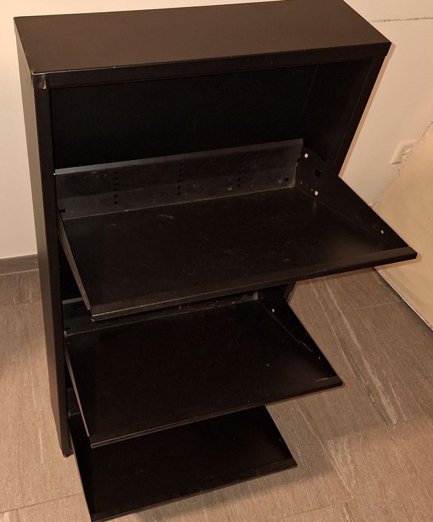 Schuhschrank zum Aufhängen (Gebraucht) in Winterthur für CHF 1 – nur Abholung auf Ricardo kaufen