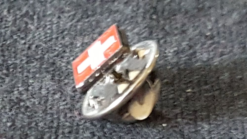 Schweizer Kreuz PIN (Gebraucht) in Wil SG für CHF 5 – mit Lieferung auf ...