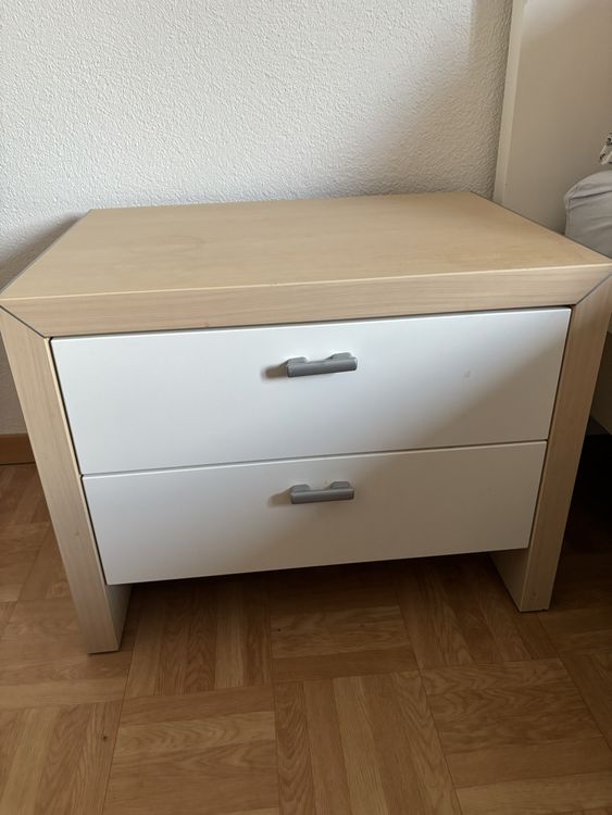 2 x Moderner Nachttisch, 2 Schubladen, weiss/Ahorn-Optik (Gebraucht) in Schaffhausen für CHF 50 ...