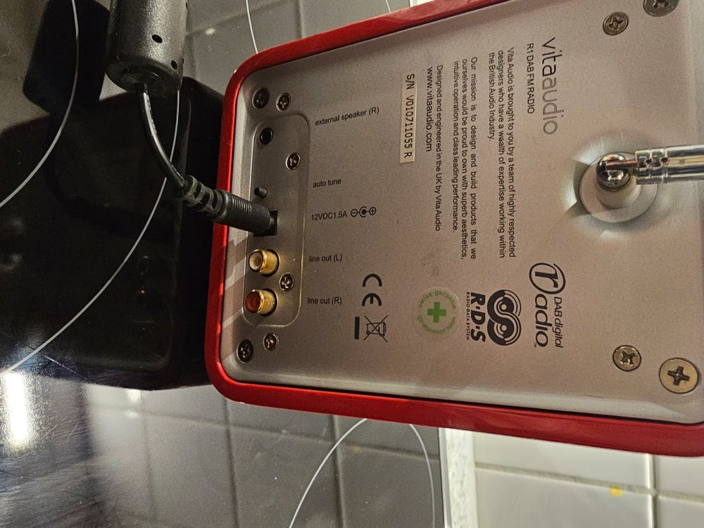 Vita Audio R1 DAB/FM Radio - Top Zustand, Rot, Herbst (Gebraucht) in ...