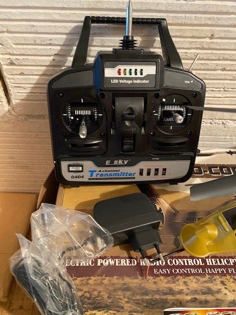 ESKY CO-COMANCHE 4 CH CO-AXIAL RC HELIKOPTER (Defekt) in Chur für CHF 15 – mit Lieferung auf ...
