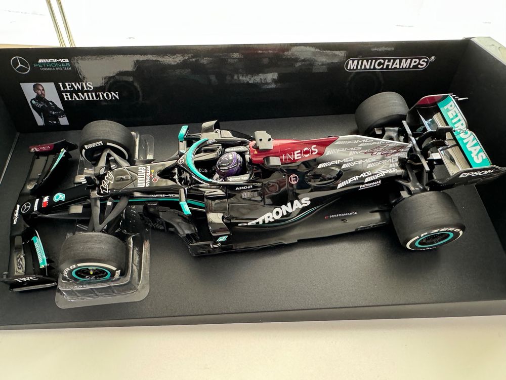 Mercedes W12E AMG Lewis Hamilton Minichamps 1:18 Bahrain GP (Neu und ...