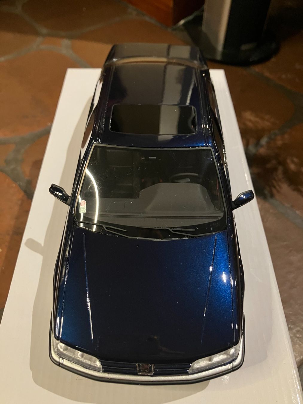Peugeot 605, 1:18 OTTO Mobile, état neuf, boîte d'origine (Neuf avec ...