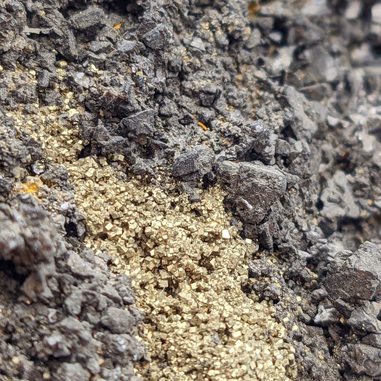 TETRAEDRIT SCHWARZ auf Kuben aus PIRIT GOLDEN, Peru (Neu (gemäss ...