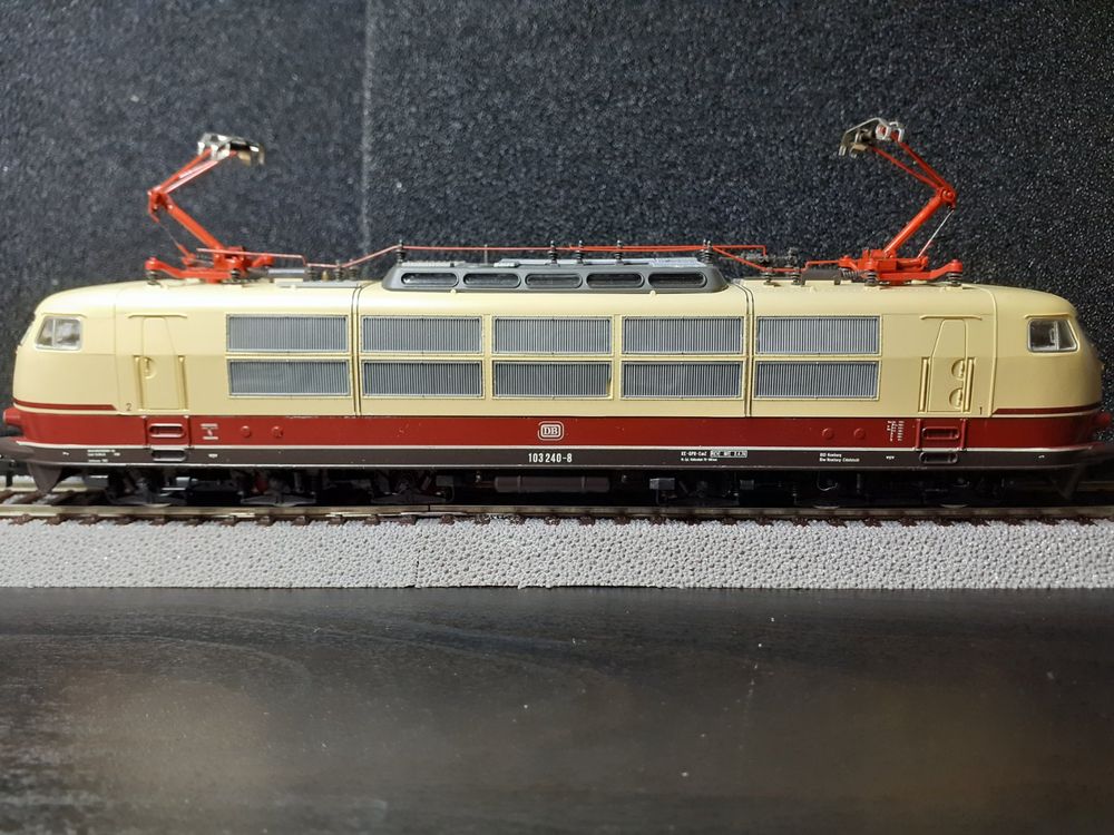 Roco TEE DB BR103 H0 DC Analog mit 5 Roco Personenwagen (Gebraucht) in ...