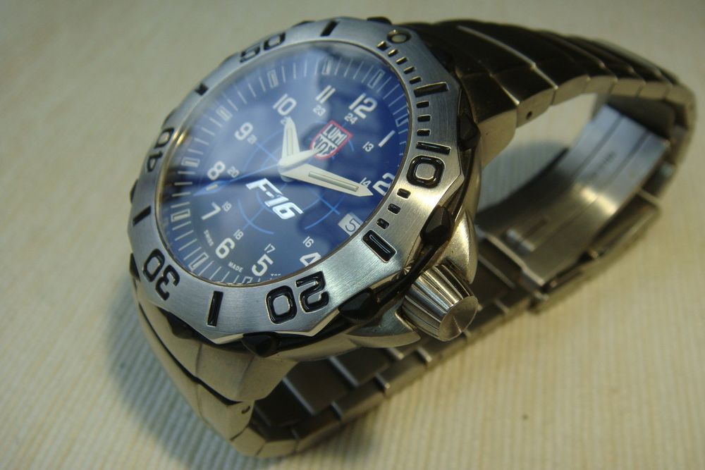 Luminox F-16 Fighting Falcon (Neu (gemäss Beschreibung)) in Emmenbrücke ...