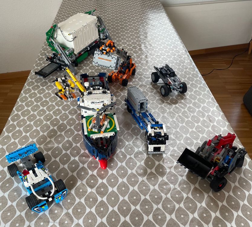 Lego Technic Set (Gebraucht) in Egg b. Zürich für CHF 50 – nur Abholung ...