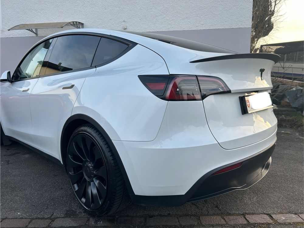 Tesla Model Y Performance – wie neu (Gebraucht) in Unterendingen für ...