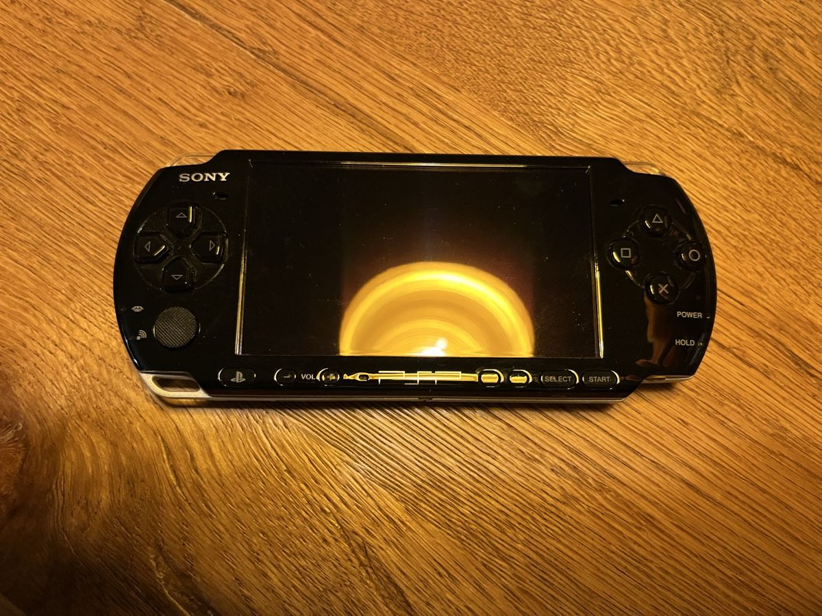 Sony PSP 3004 Piano Black - Inkl. Tekken 6 Case! (Neu (gemäss ...