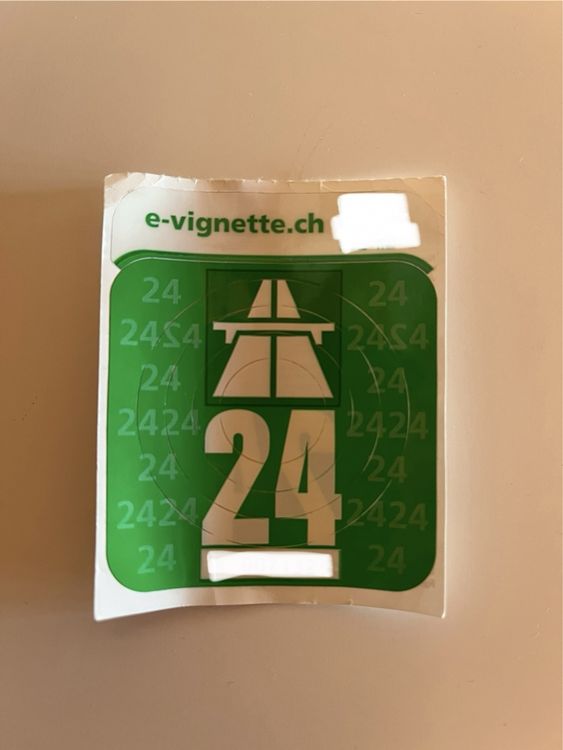 Autobahnvignette 2024 (Neu und originalverpackt) in Wallisellen für CHF 11 – mit Lieferung auf ...