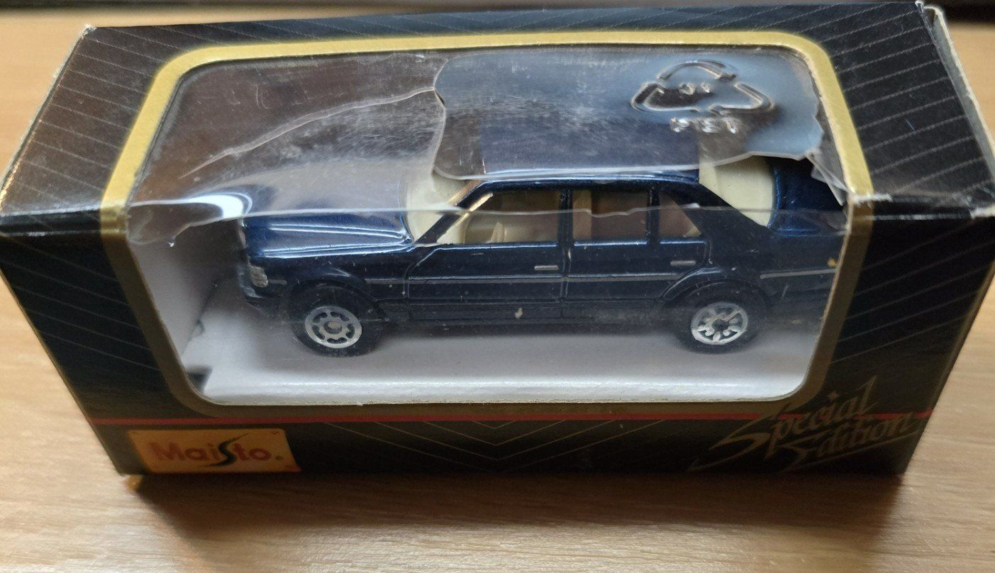 Mercedes-Benz 260 SEL ° Maisto ca. 1:64 (Neu und originalverpackt) in ...
