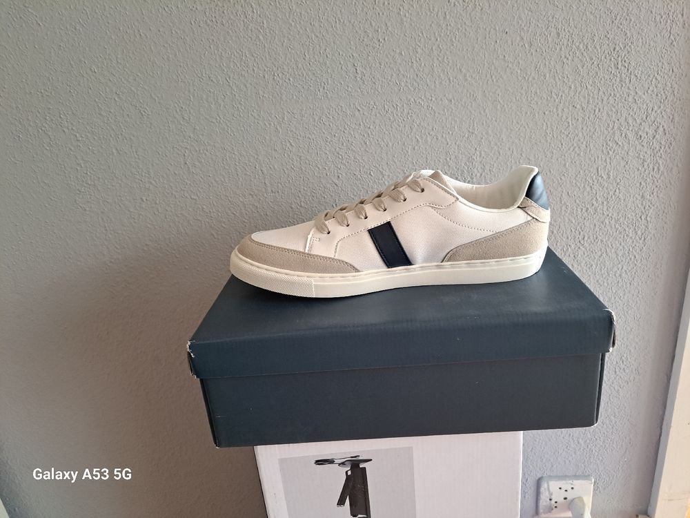 A vendre chaussure neuve de Marque PIER. ONE (Neuf avec emballage d ...