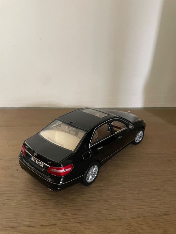 1:18 Modellauto Mercedes E-Klasse (Gebraucht) in Stadel für CHF 11 ...