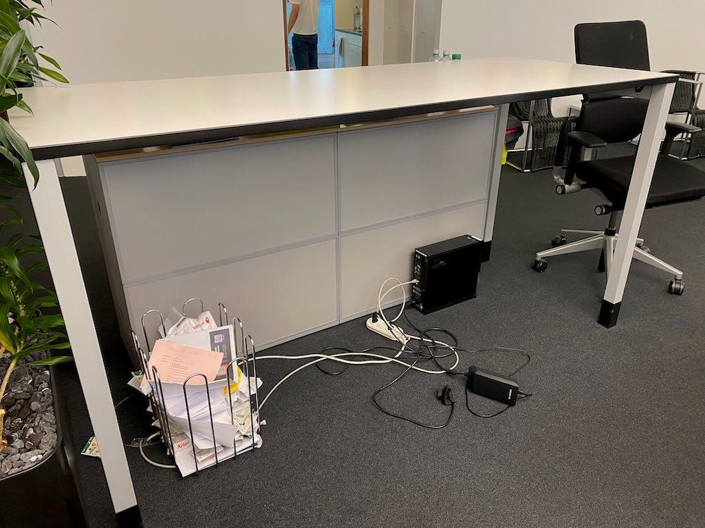 Steelcase Bartisch/Stehtisch in weiss (Gebraucht) in Affoltern am Albis ...