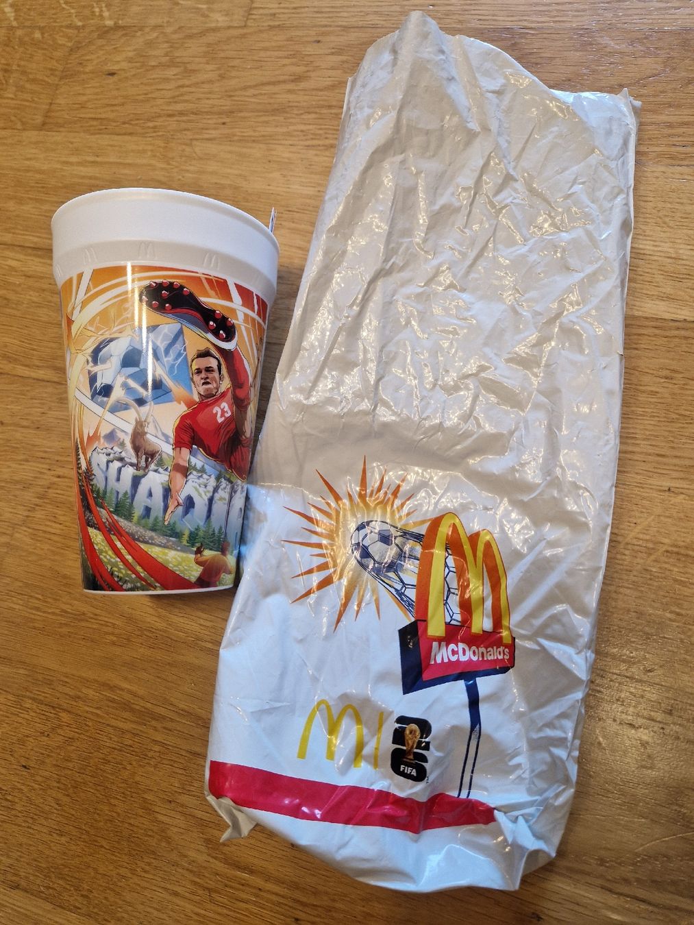 Verre McDonald's collector FIFA coupe du monde 2026 Shaqiri (Neuf avec ...