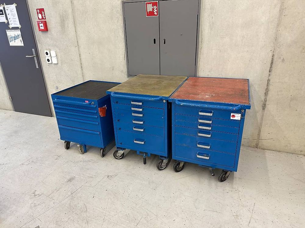 3 Werkstatt Rollwagen mit Schubladen abschliessbar 🔑 (Gebraucht) in ...