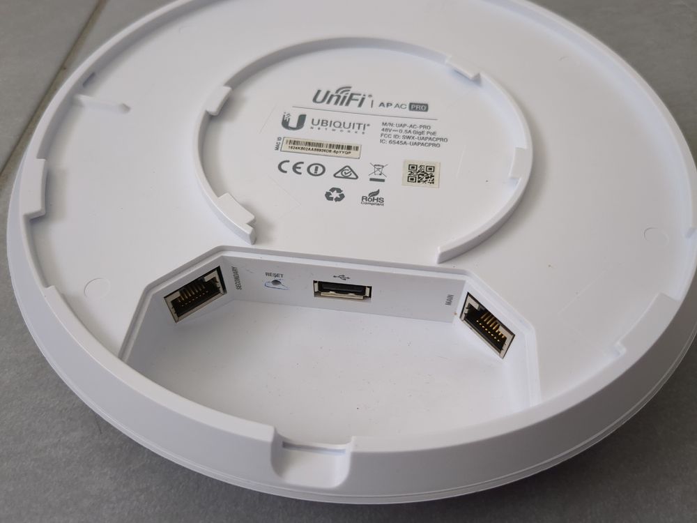 UniFi USG Firewall, Powerlan Switch und 2 WiFi Access Points (Gebraucht ...